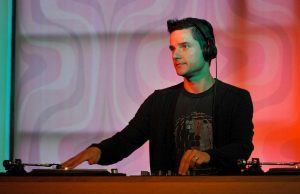 How to Craft a Good DJ Set - Roland Resource Centre