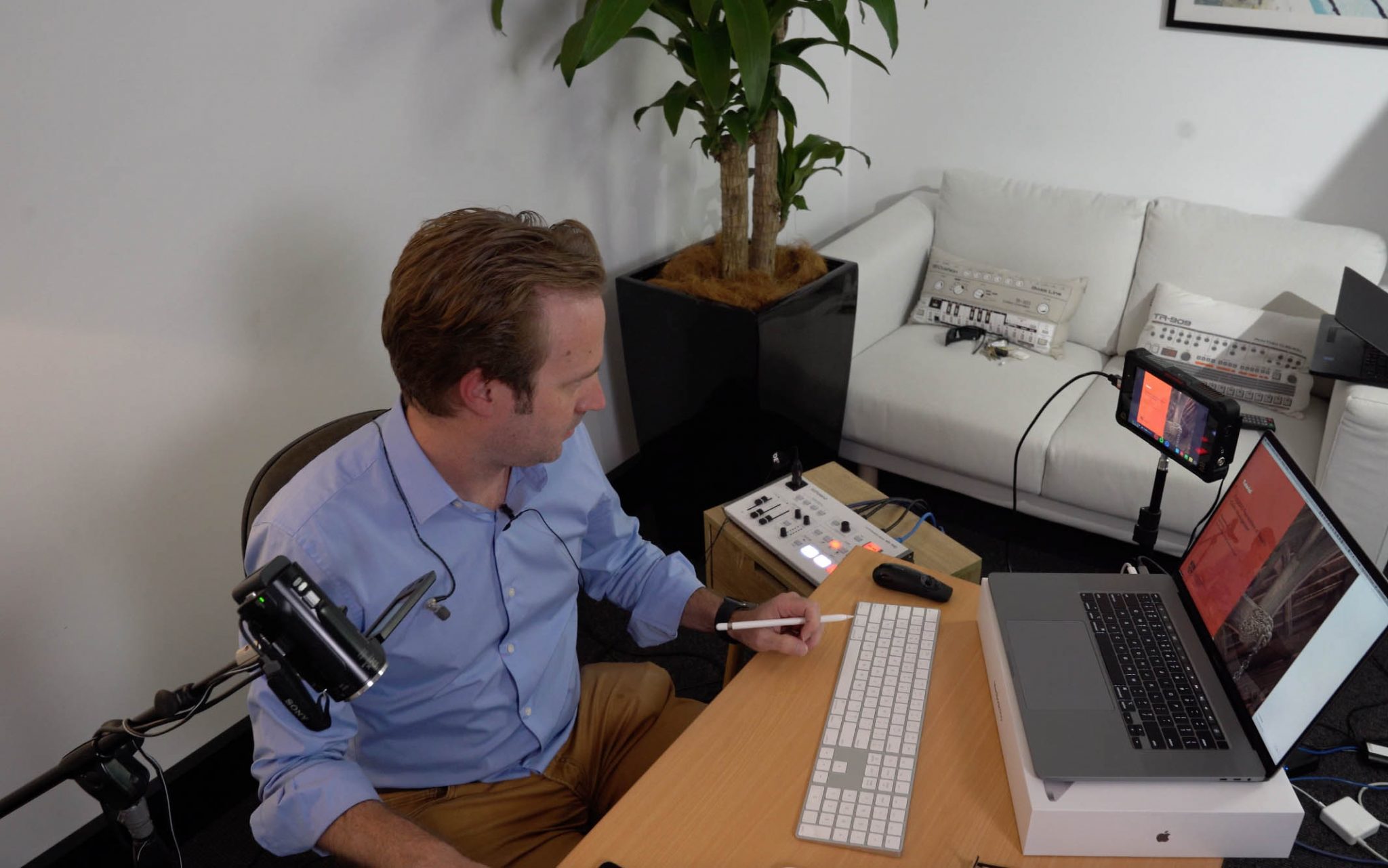 A Teacher’s Guide to Live Streaming Your Classes